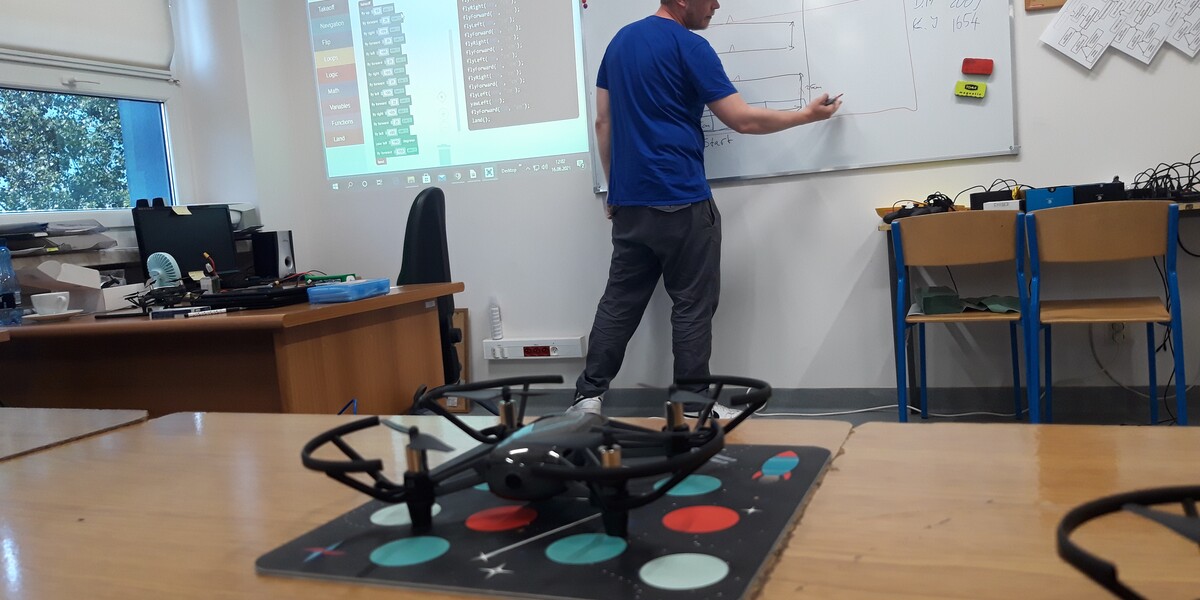 Startseite - DroneMasters Academy